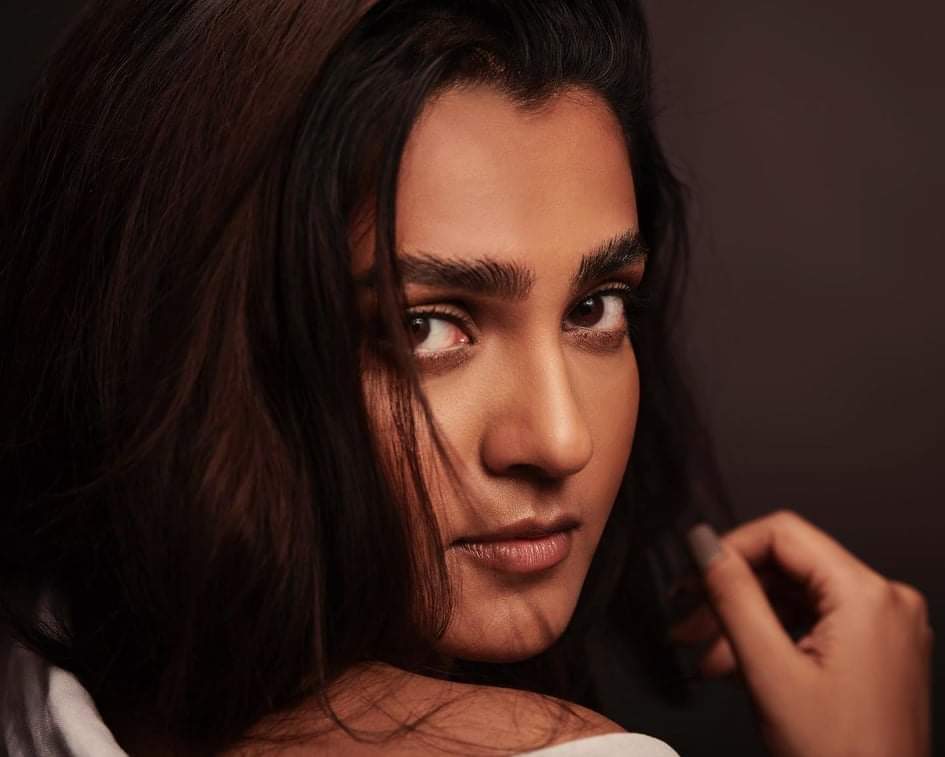 Extremely glamorous Parvathy Thiruvoth | Viral pics - Pravasi Life